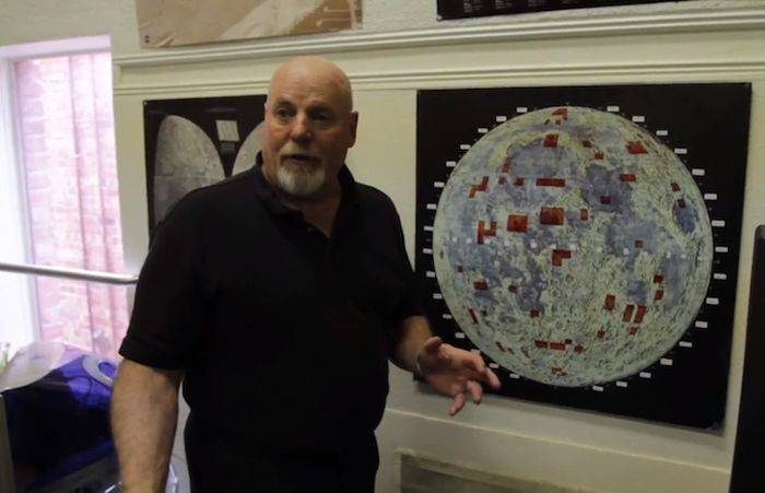 Dennis Hope, omul care a devenit milionar vânzând teren pe Lună